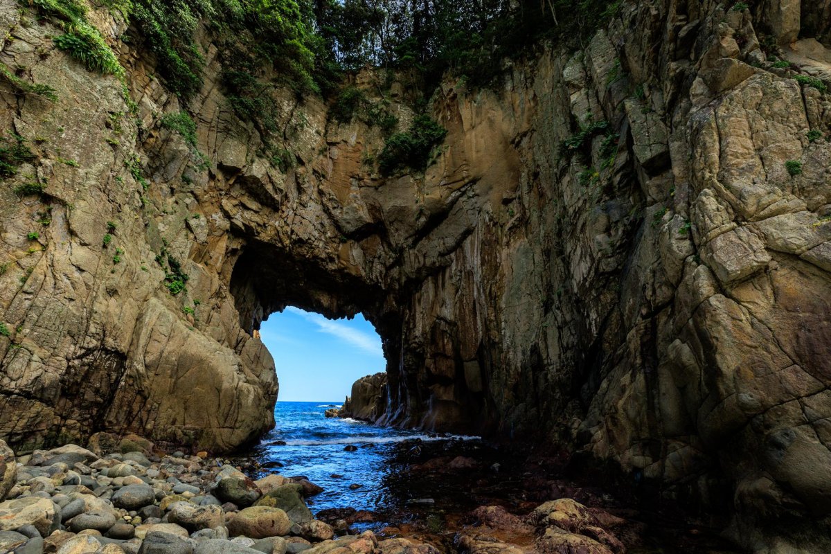 Hakusan-domon (natural arch)｜What to See & Do｜VISIT KOCHI JAPAN