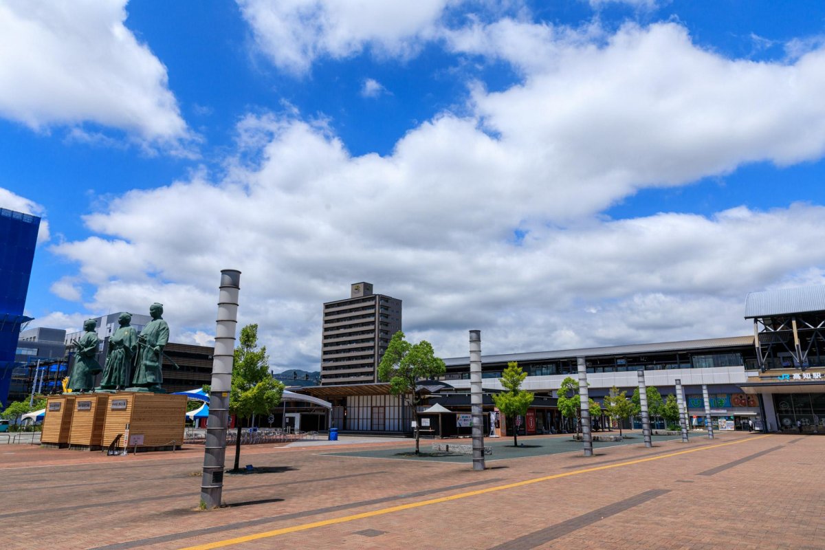 Kochi Tourist Information Center "Tosa Terrace"｜Activities｜VISIT KOCHI ...